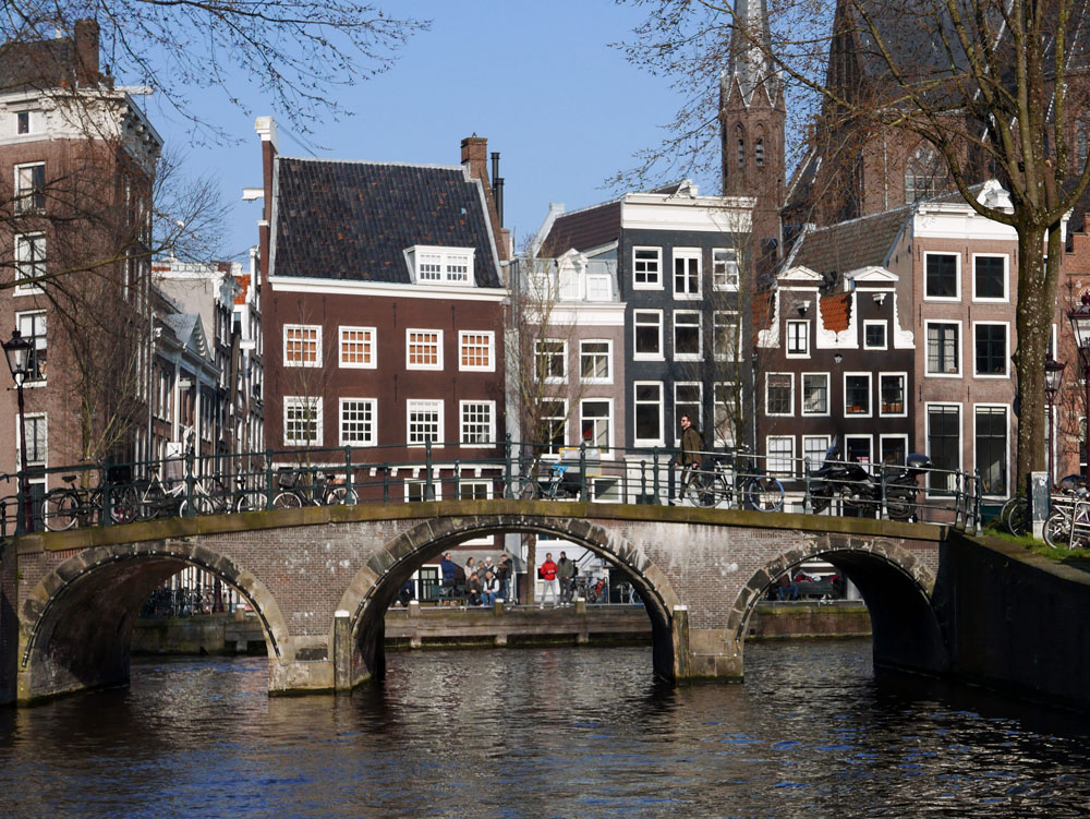 City trip by train to Amsterdam - Sam Geuens - artist portfolio